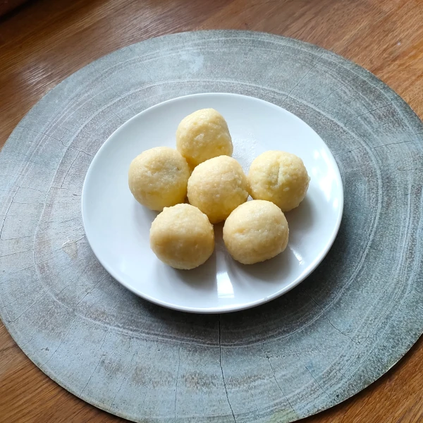 Pyzy ziemniaczane z mięsem - Potato dumplings with meat | Traditional ...